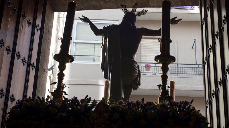 Sicut luna perfecta - Preparando la Semana Santa - RTVE.es