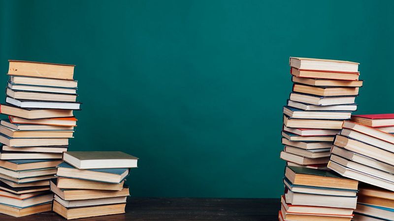 Contando cuentos en Radio 5 - La torre de libros