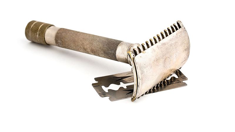 ¿Cuándo apareció la primera maquinilla de afeitar de la historia?