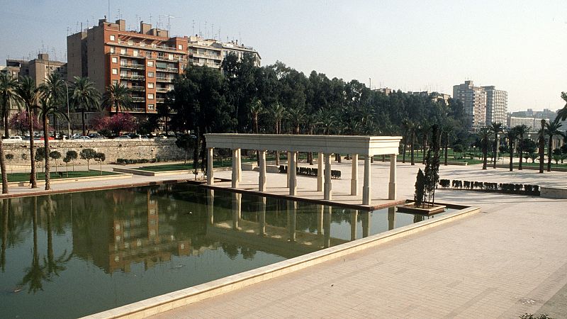 Building democracy: architecture for post-Francoist Spain