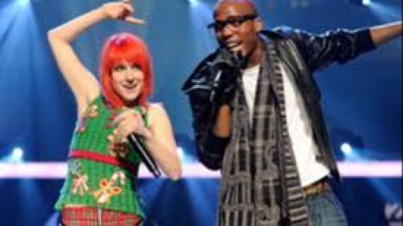 BoB ft Harley Williams, "Airplanes"