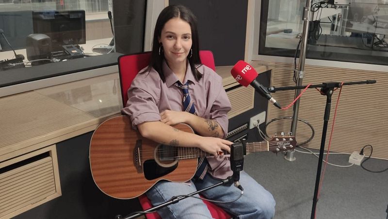 La cantautora Suu presenta su nuevo disco 'Material Sensible'