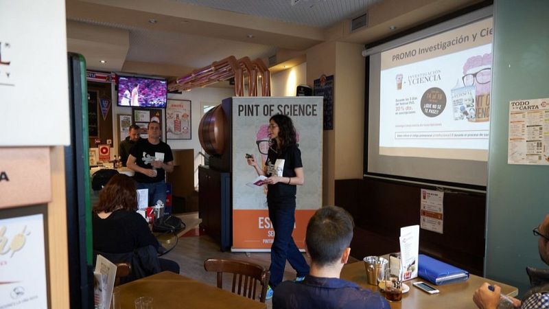 Scientists pop into bars for Pint of Science Spain