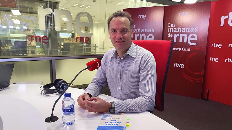 Pol Morillas nos presenta el libro 'En el patio de los mayores'