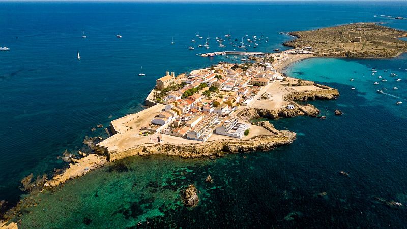 Ruta marina por nuestras islas e islotes visitables