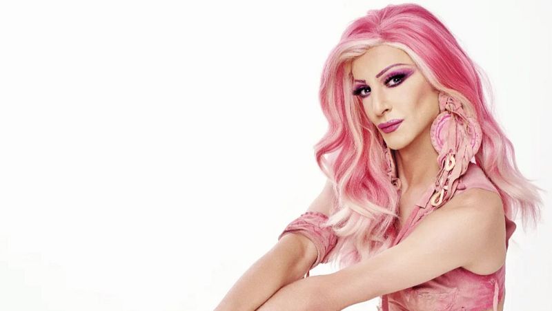 Charlando con Kika Lorace, la reina de los hits maricas