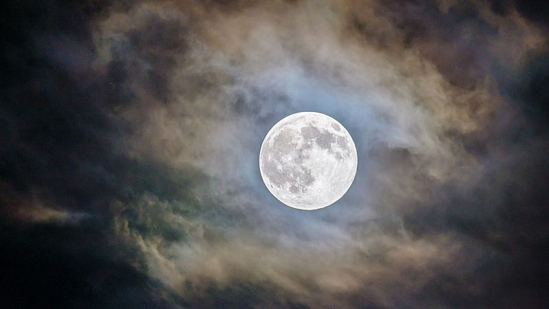 Sicut luna perfecta - De secuencias y otros cantos - 18/10/25