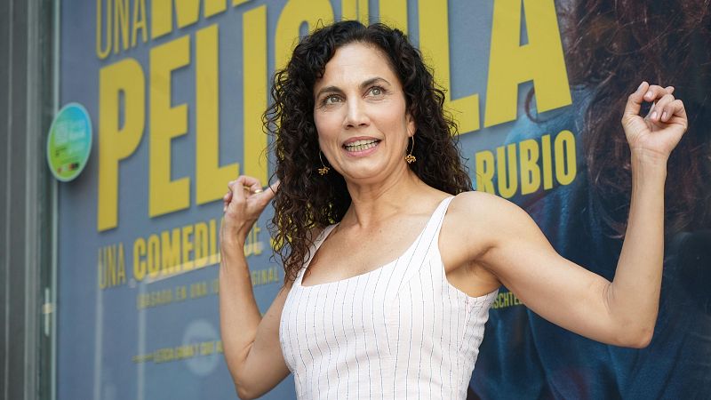 Toni Acosta porta la seva comèdia sobre la maternitat al Teatre Romea