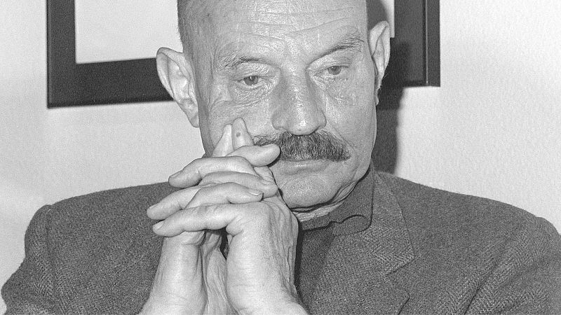 Literatos ante el micrófono: José Hierro