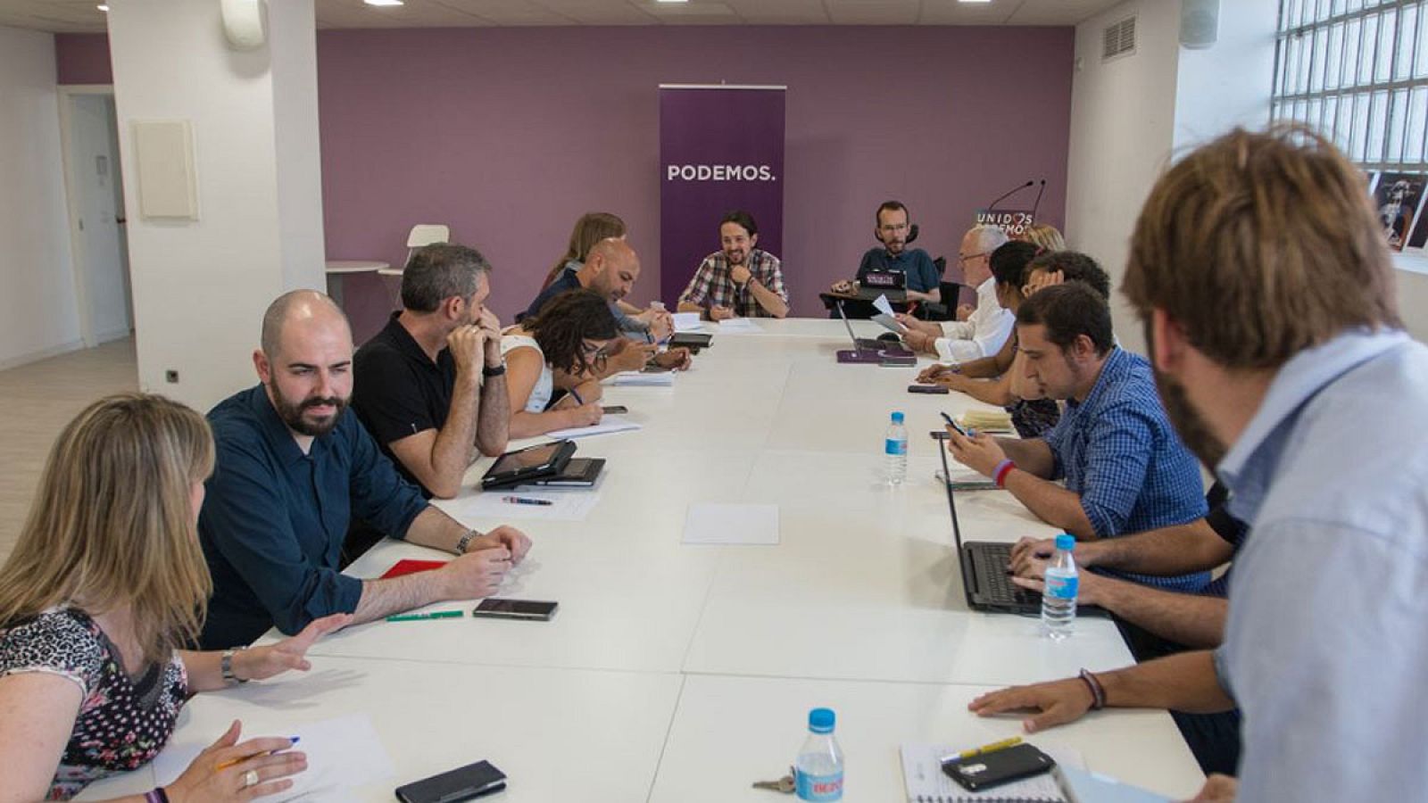 Los líderes autonómicos de Podemos respaldan a Iglesias | RTVE.es