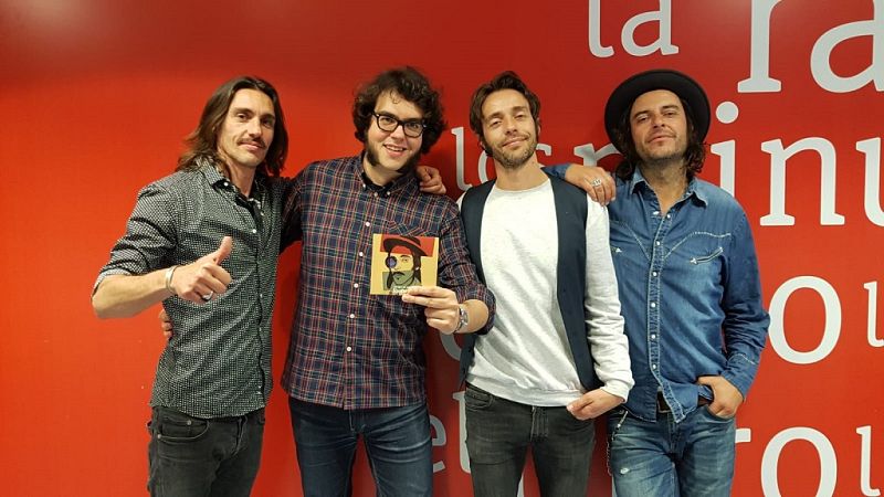 Santero y los muchachos en acústico