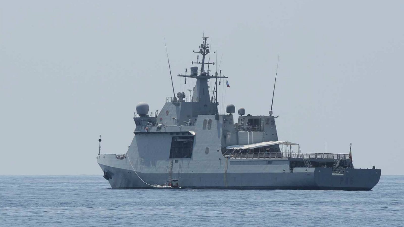 El Audaz llega a Sicilia para recoger a los 15 migrantes | RTVE