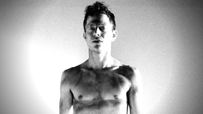 Perfect Genius, un cantante que abandona la adolescencia