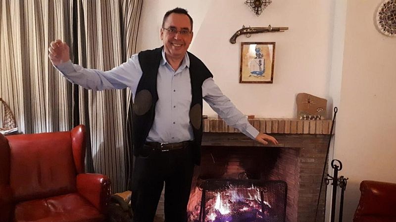 Eduardo Galán, curiosidad y humor