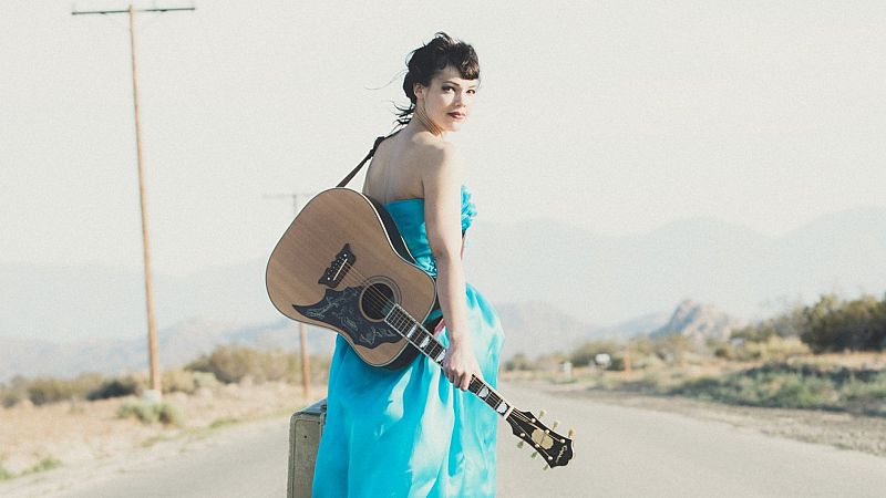 La carretera y canciones de amor de Laura Benitez