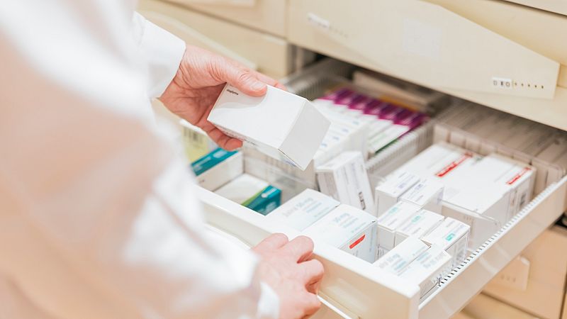 Por qué faltan medicinas en tu farmacia y cómo localizarlas