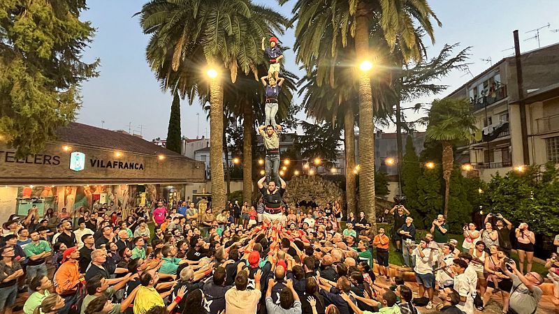 Travis Scott hace piña con los Castellers de Vilafranca