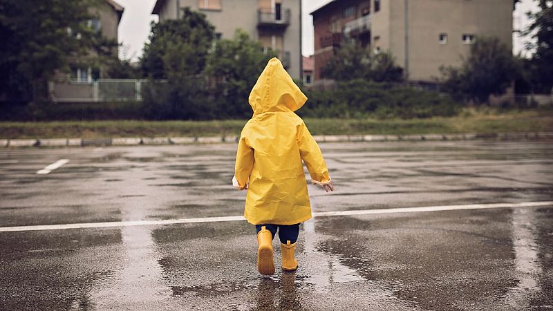 Ropas y ropajes: El impermeable cumple 200 años de historia