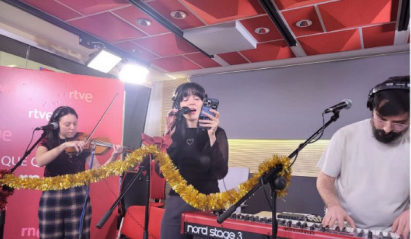 Maia Prieto , Blanca Pereira y Denis Granan en BF Navidad