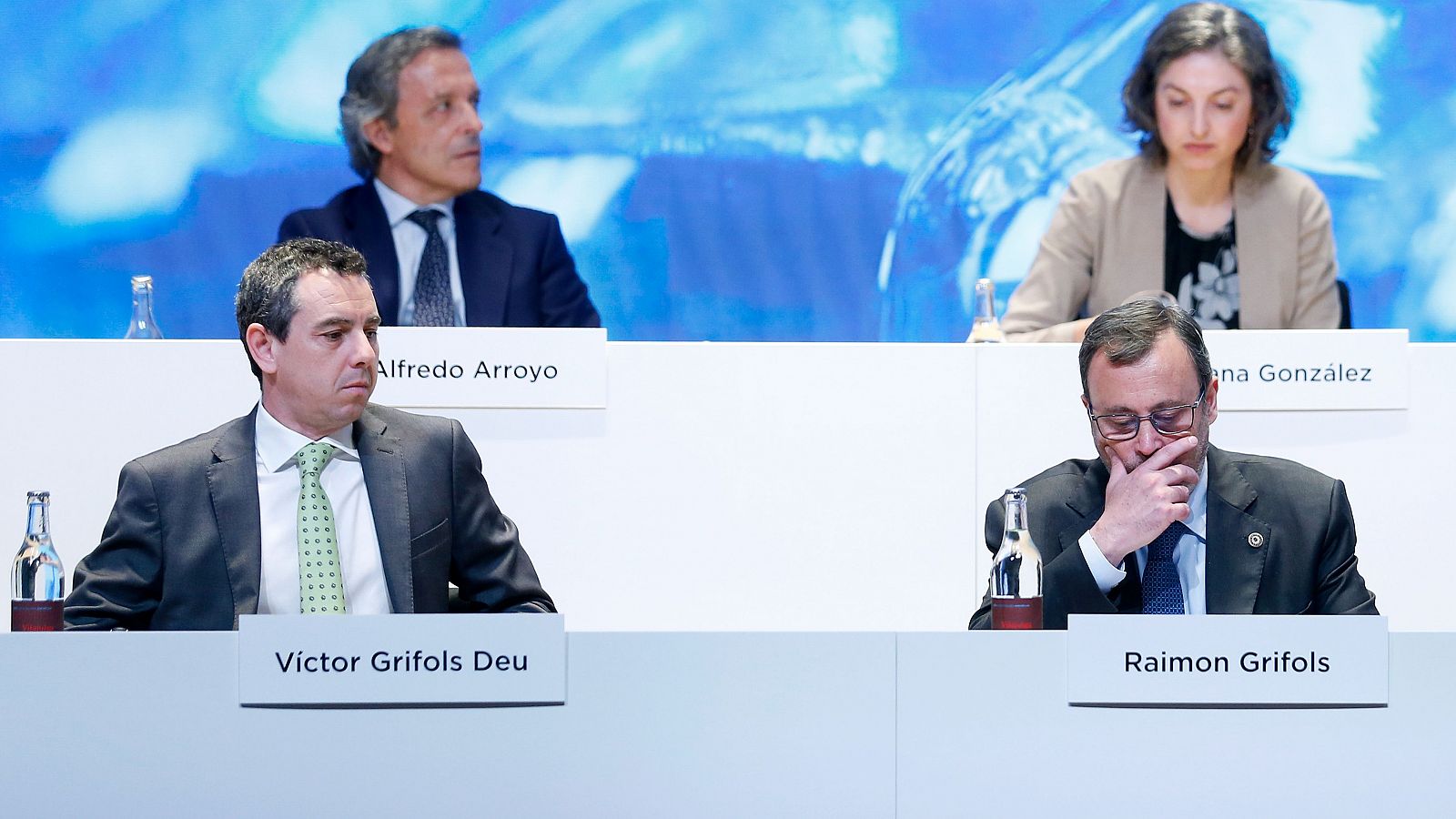 La familia Grífols deja la gestión de la compañía