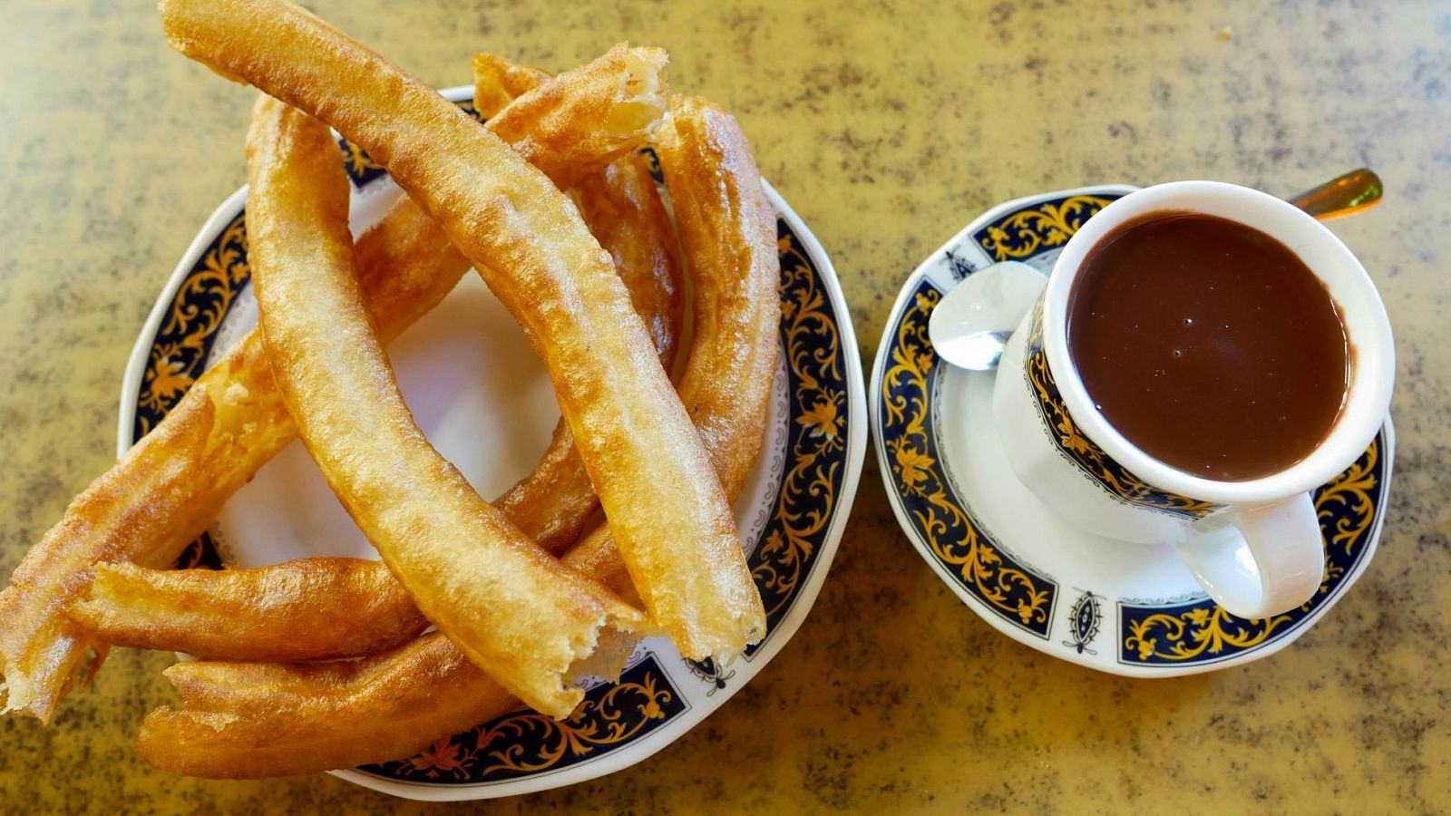 Echando Porras Tren Ferromex A 60km/h Pasando Por Leon, Guanajuato ...
