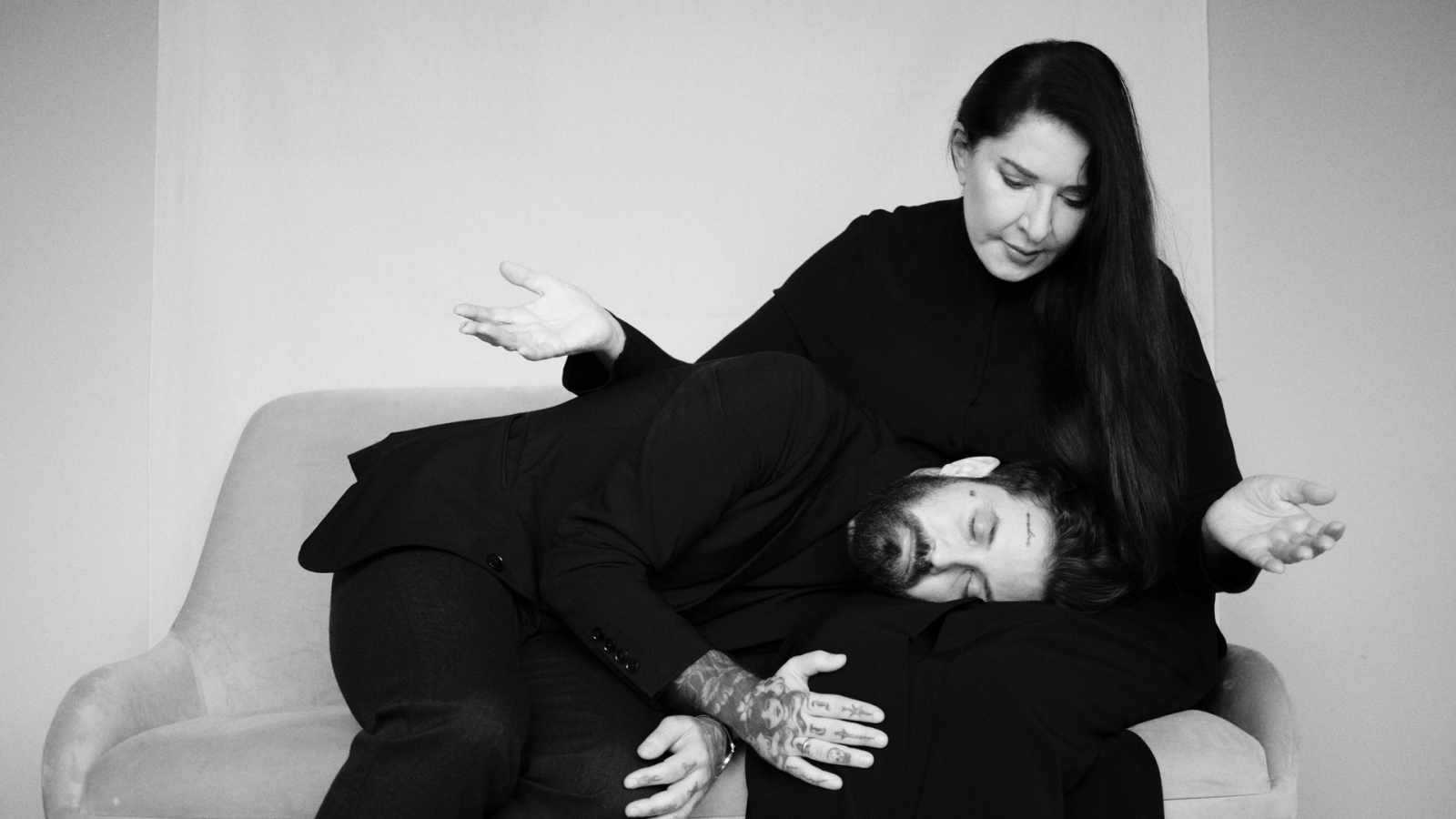 Abel Azcona, la performance como sanación colectiva en Metrópolis