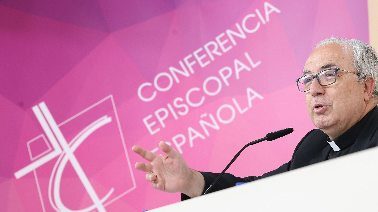 Bolaños reprocha a la CEE que se "aparten de la neutralidad política ...