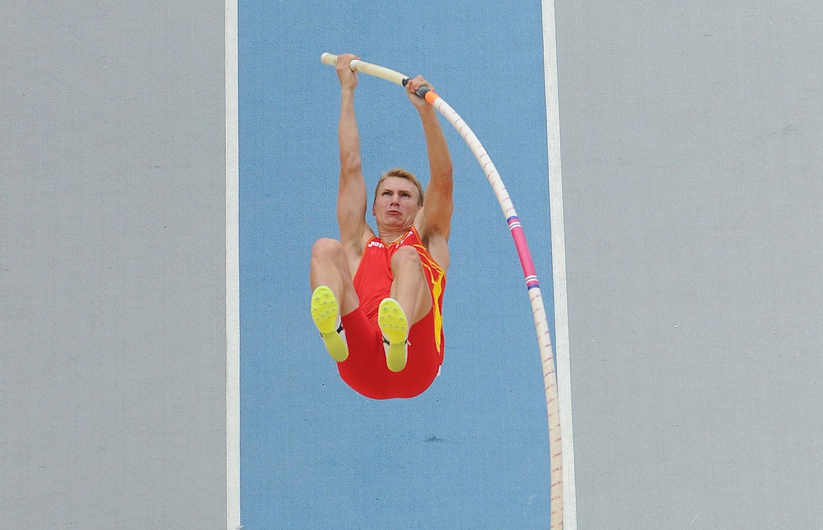 Bychkov a la final de pértiga, el trío sevillano a semis | RTVE