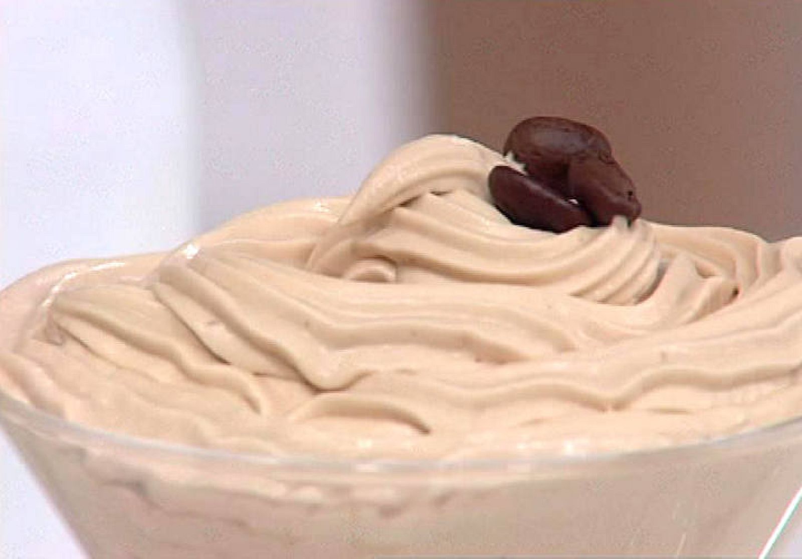 Trucos de Sergio | Espuma de café y leche condensada (07/12/2011) - RTVE.es