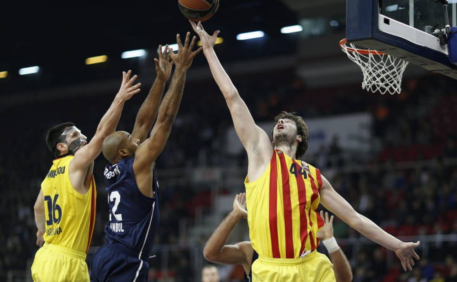 Baloncesto | Euroliga | El Barça se lleva en la prórroga un partido que ...