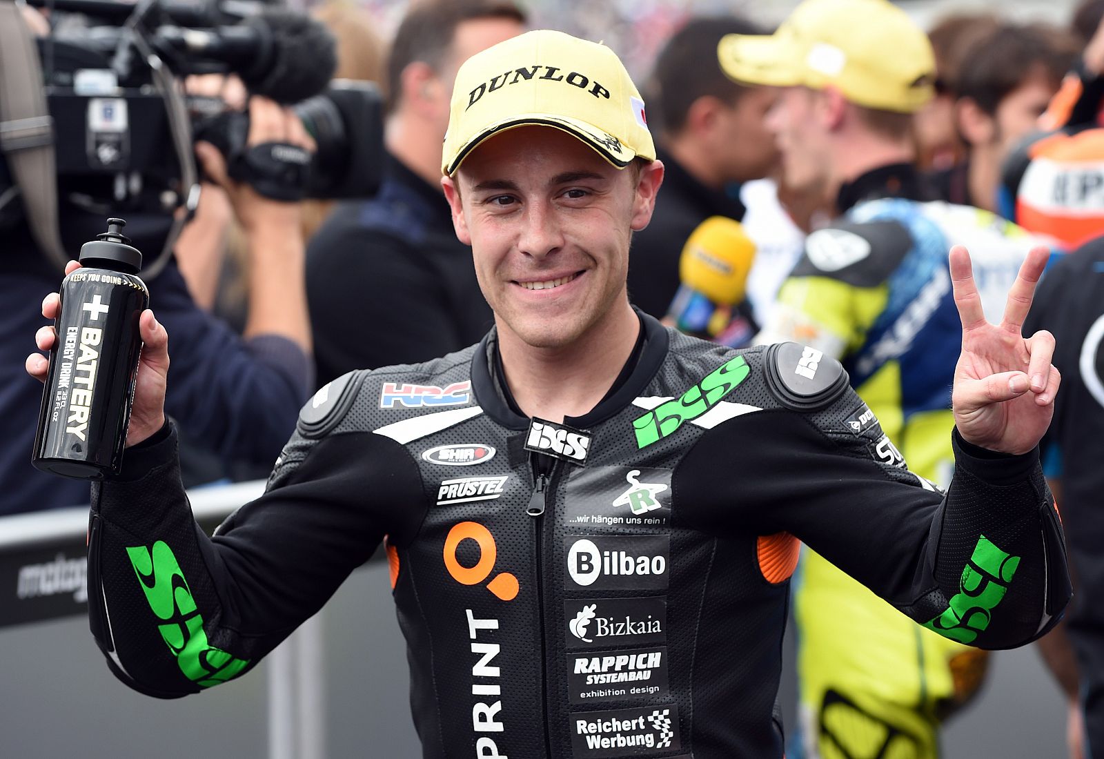 Efrén Vázquez gana en Sepang, Miller y Márquez se jugarán el título en ...