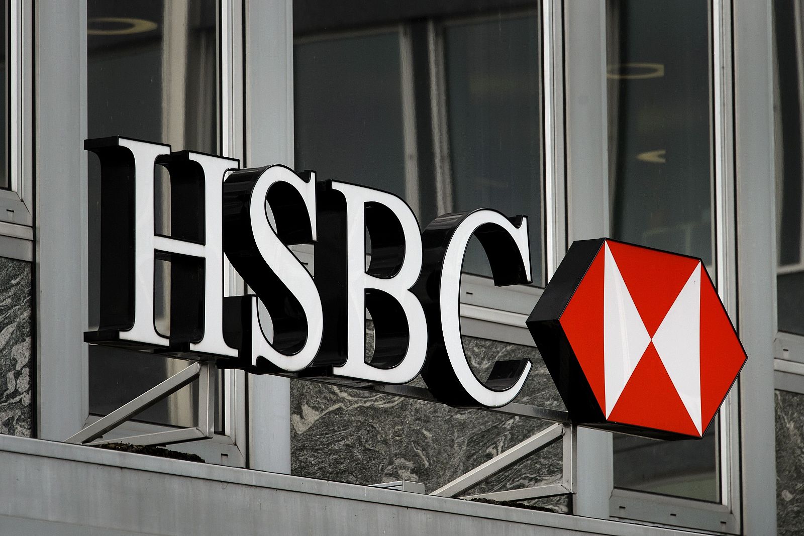 La Fiscalía francesa pide que juzgue a la filial suiza de HSBC