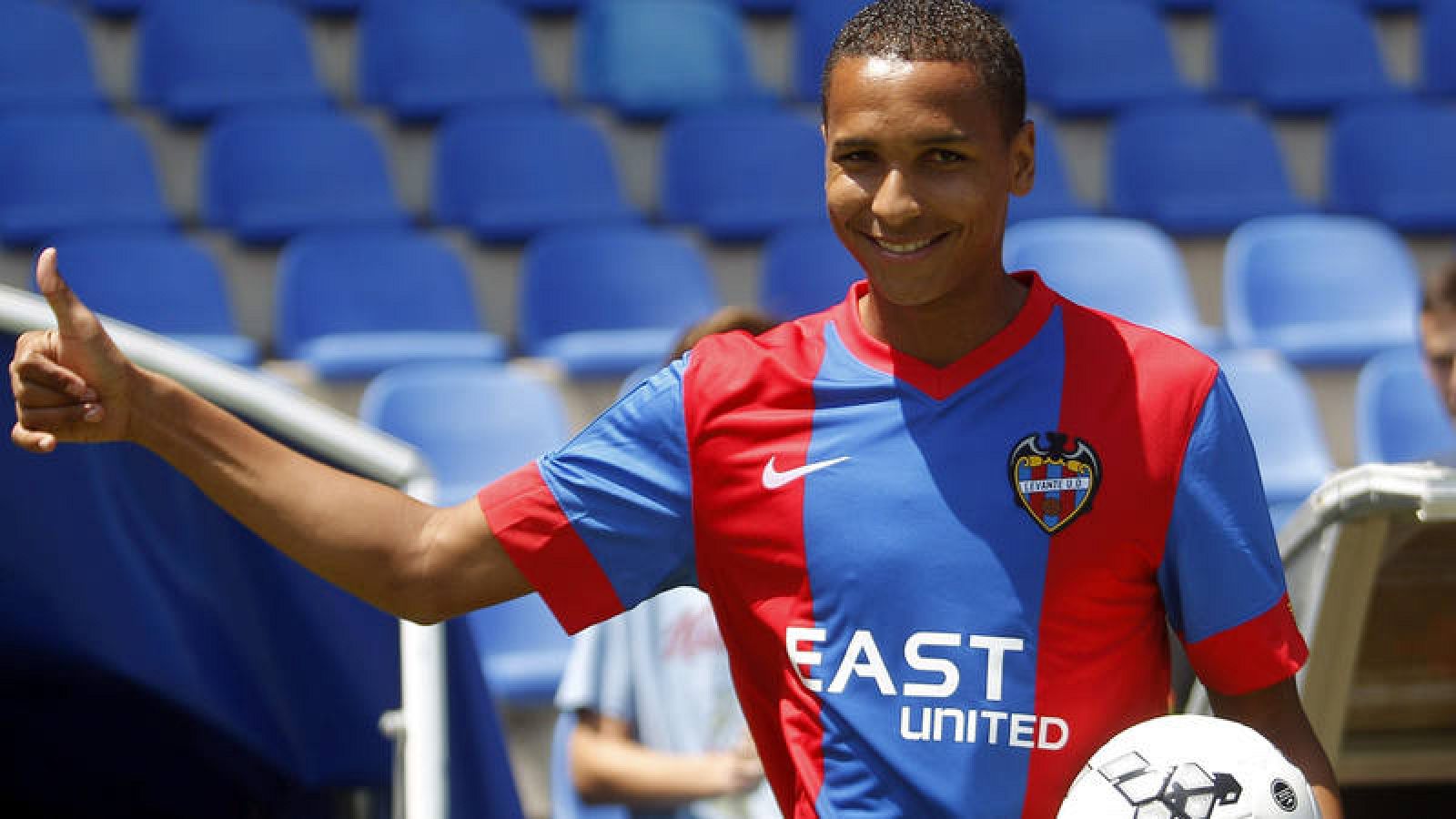 Fútbol | Mercado | El Levante traspasa a Deyverson al Palmeiras - RTVE.es