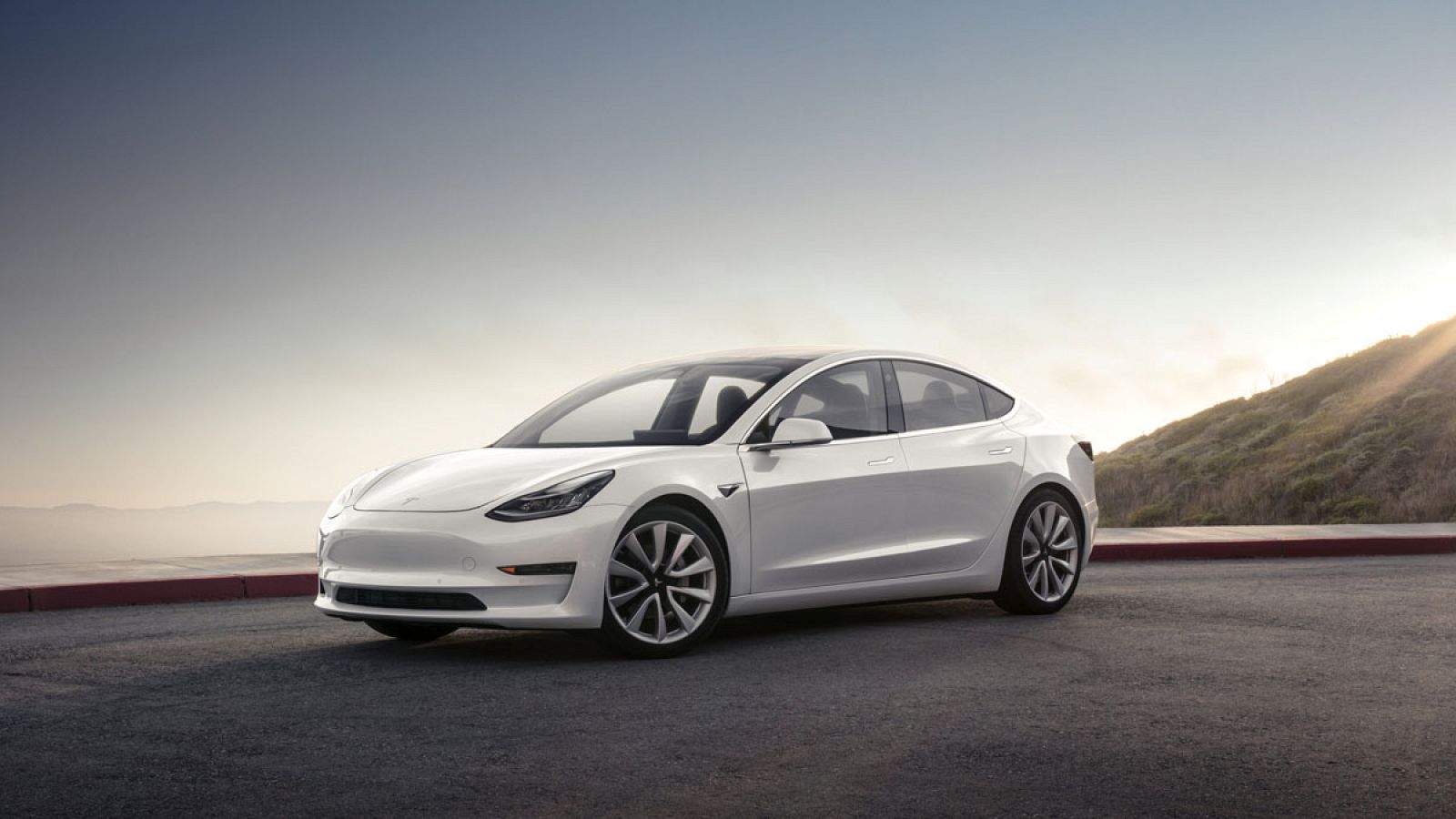 Tesla lanza su 'Model 3', el coche eléctrico con el que pretende ...
