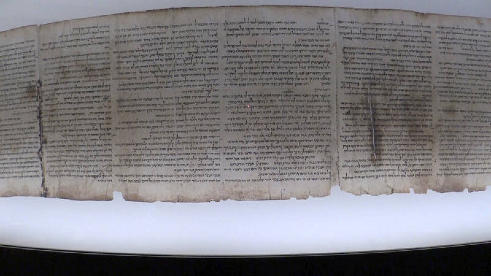 Exhiben un fragmento desconocido de los Rollos del Mar Muerto | RTVE