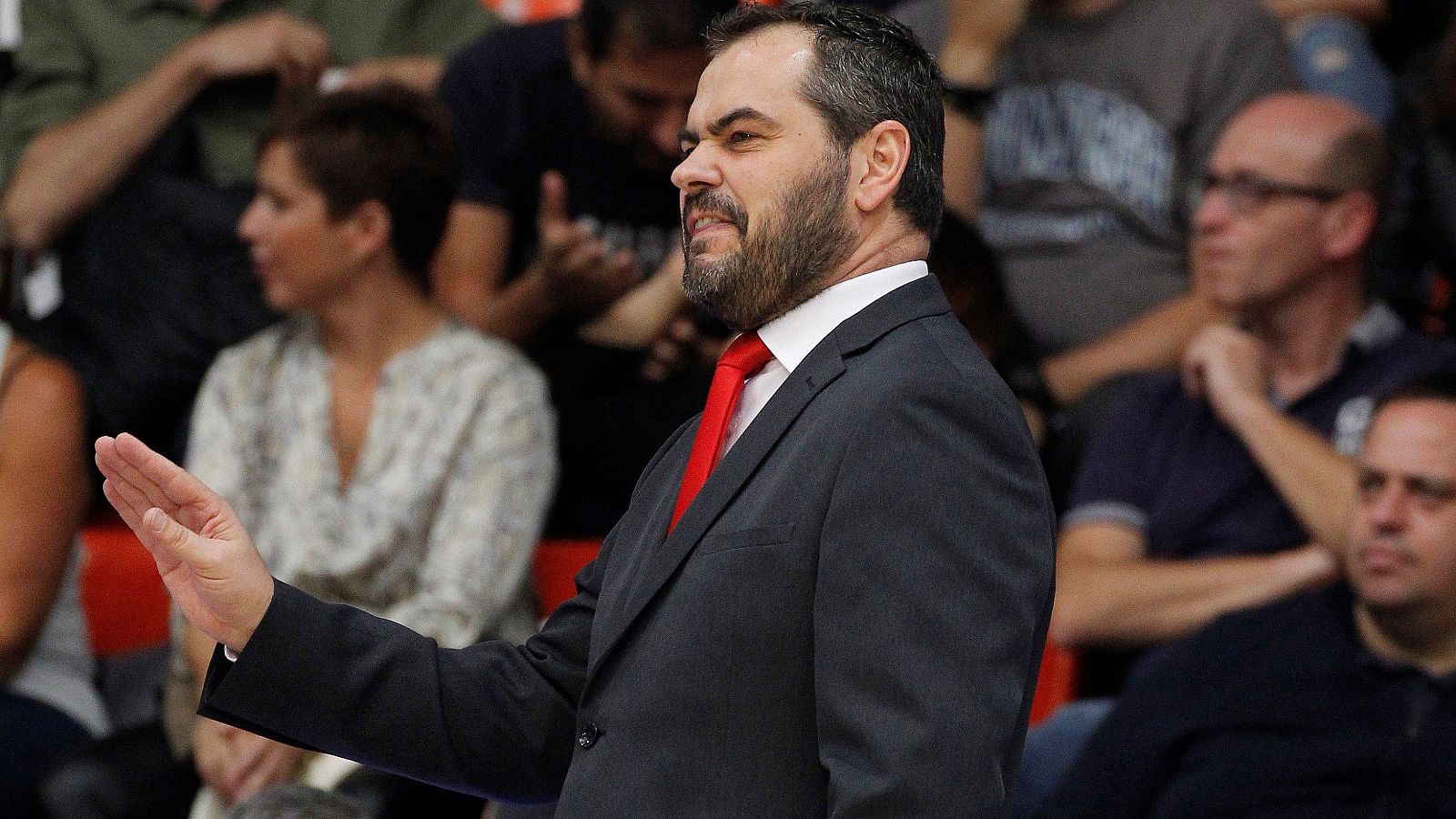 El Fuenlabrada cesa a Agustí Julbe