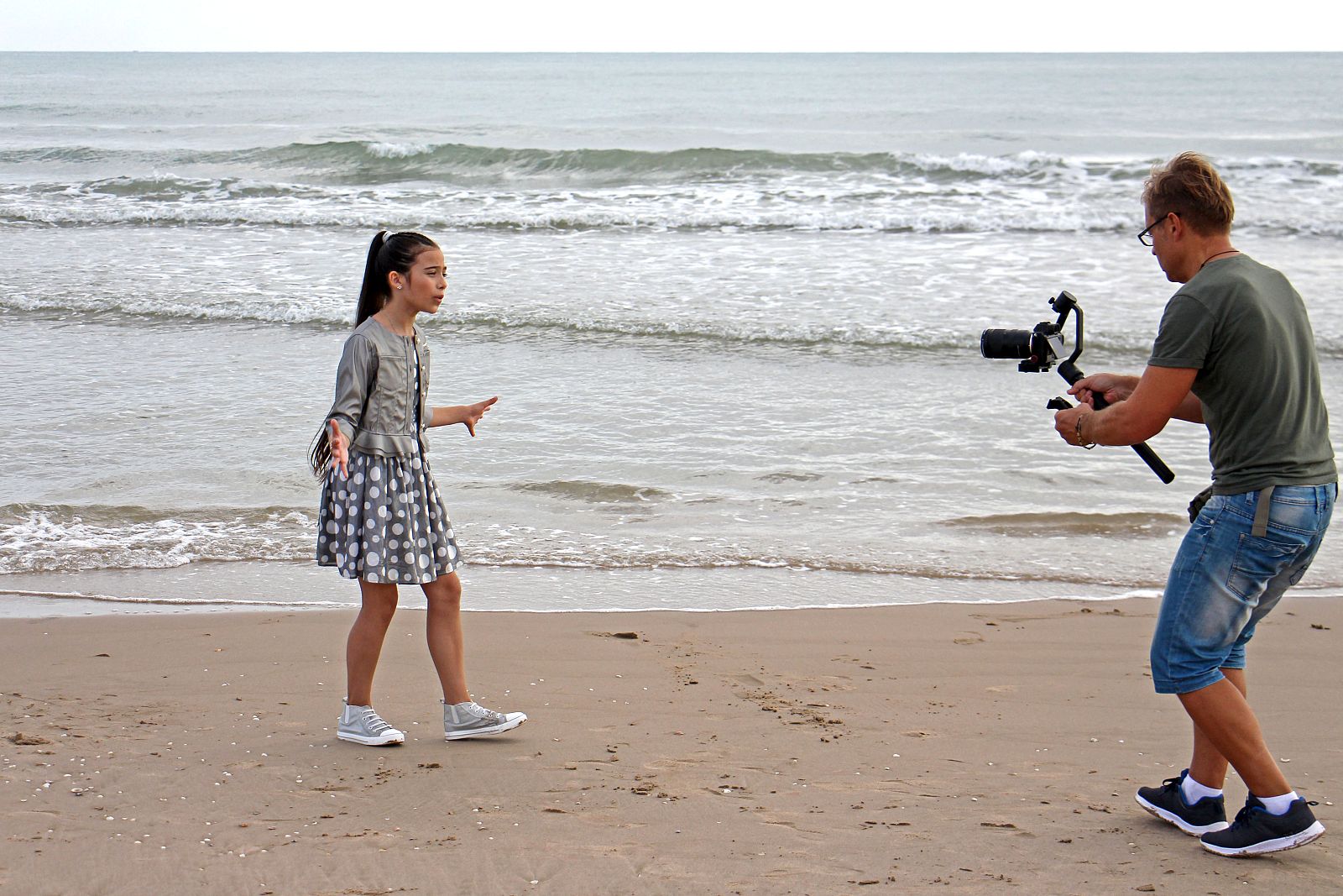 Melani graba en Valencia el videoclip de 'Marte'
