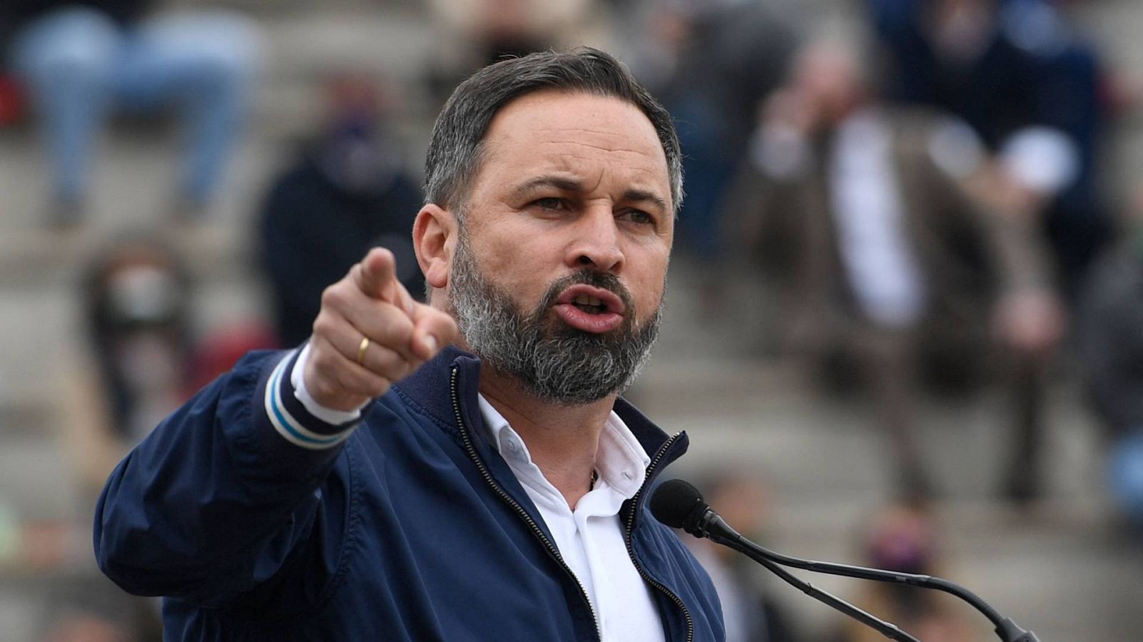 4M | Abascal carga contra Casado y avisa del peligro de la "veleta azul"