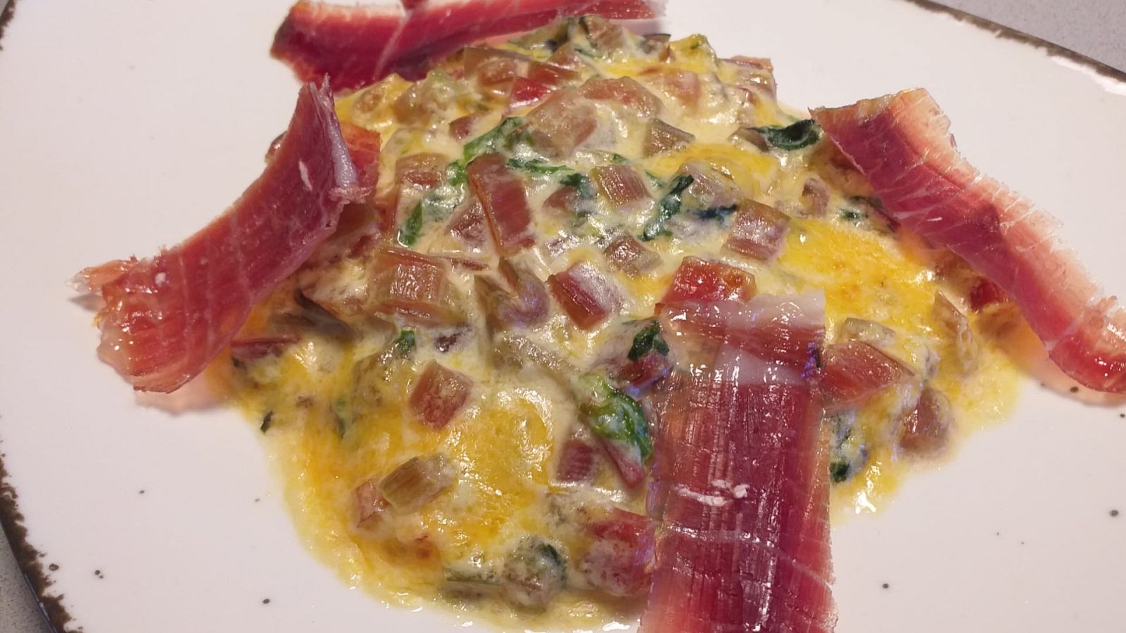 Receta de acelgas rojas a la crema gratinadas