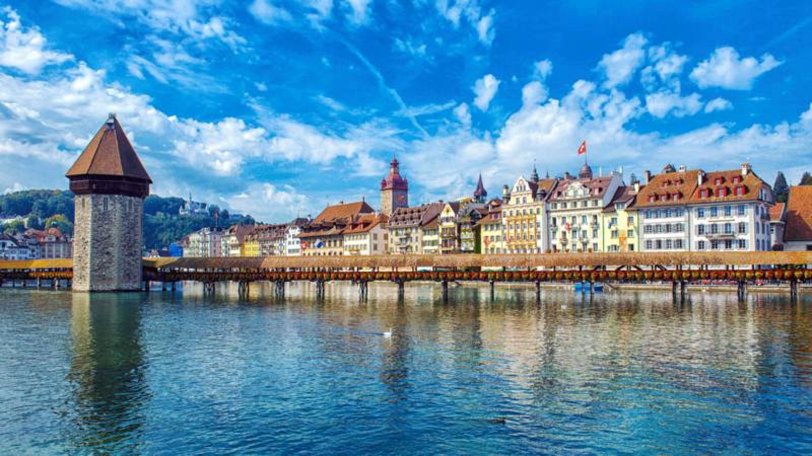 Lucerna, monumentos entre paisajes de agua y piedra