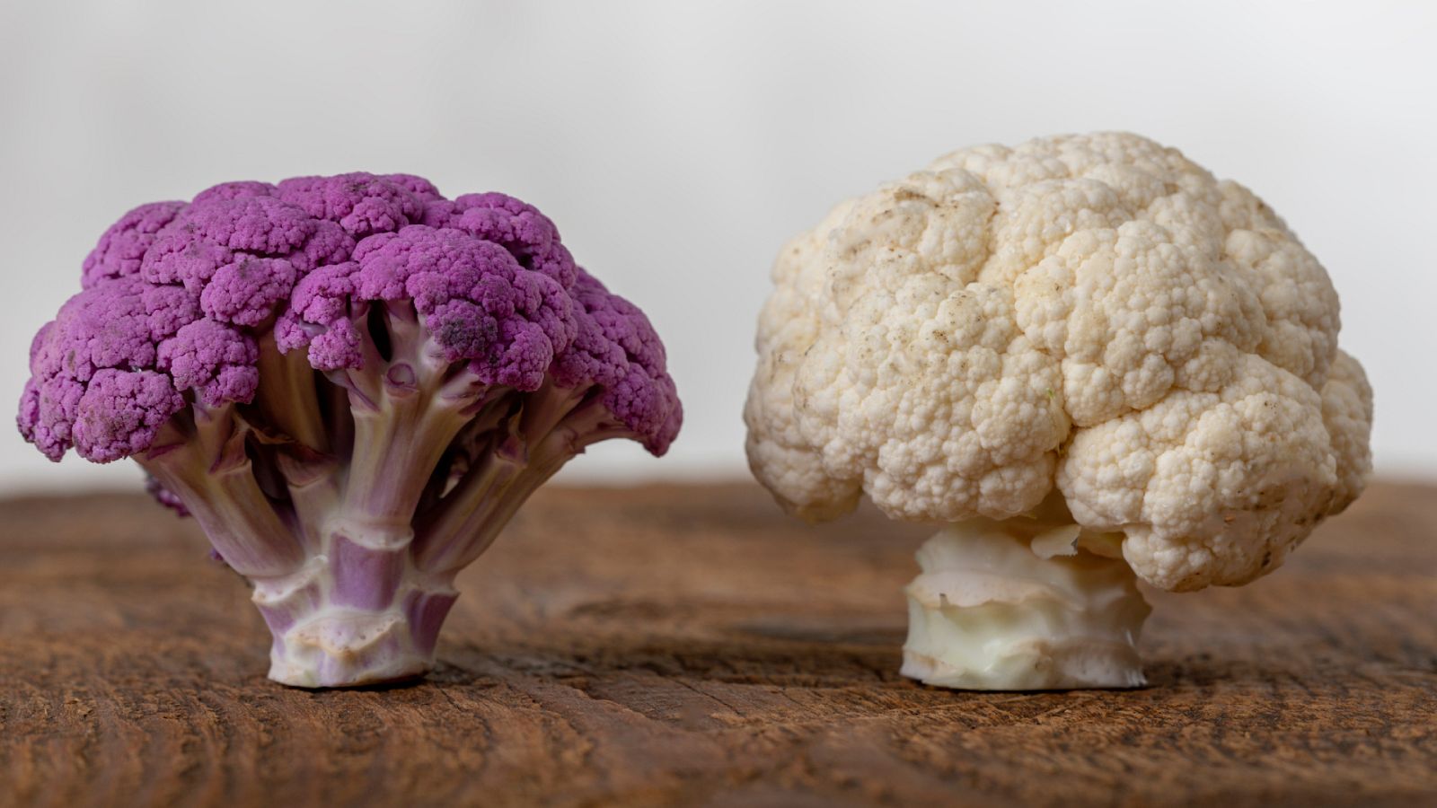 Coliflor Blanca Y Negra Coliflor Con Salsa De Setas Y Un Toque De