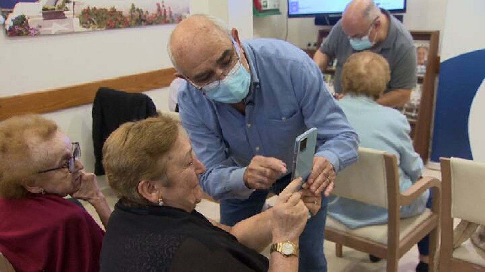 'Mayores digitalizados', una iniciativa para superar la brecha digital