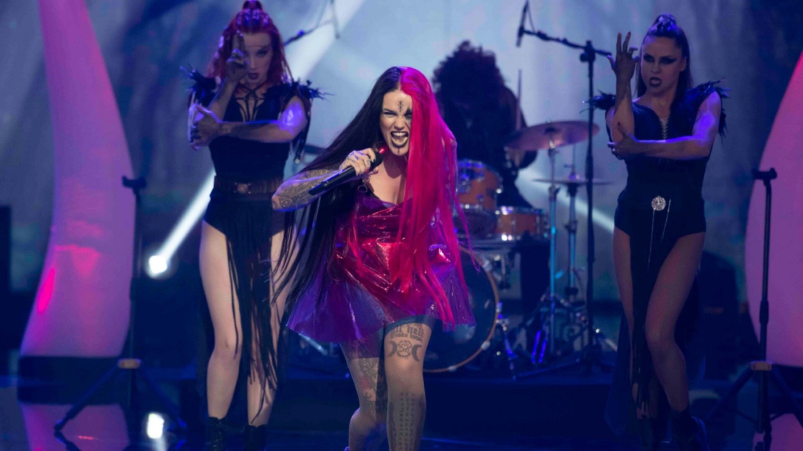 Megara: Llegó su cantante y dimitió la mitad del grupo