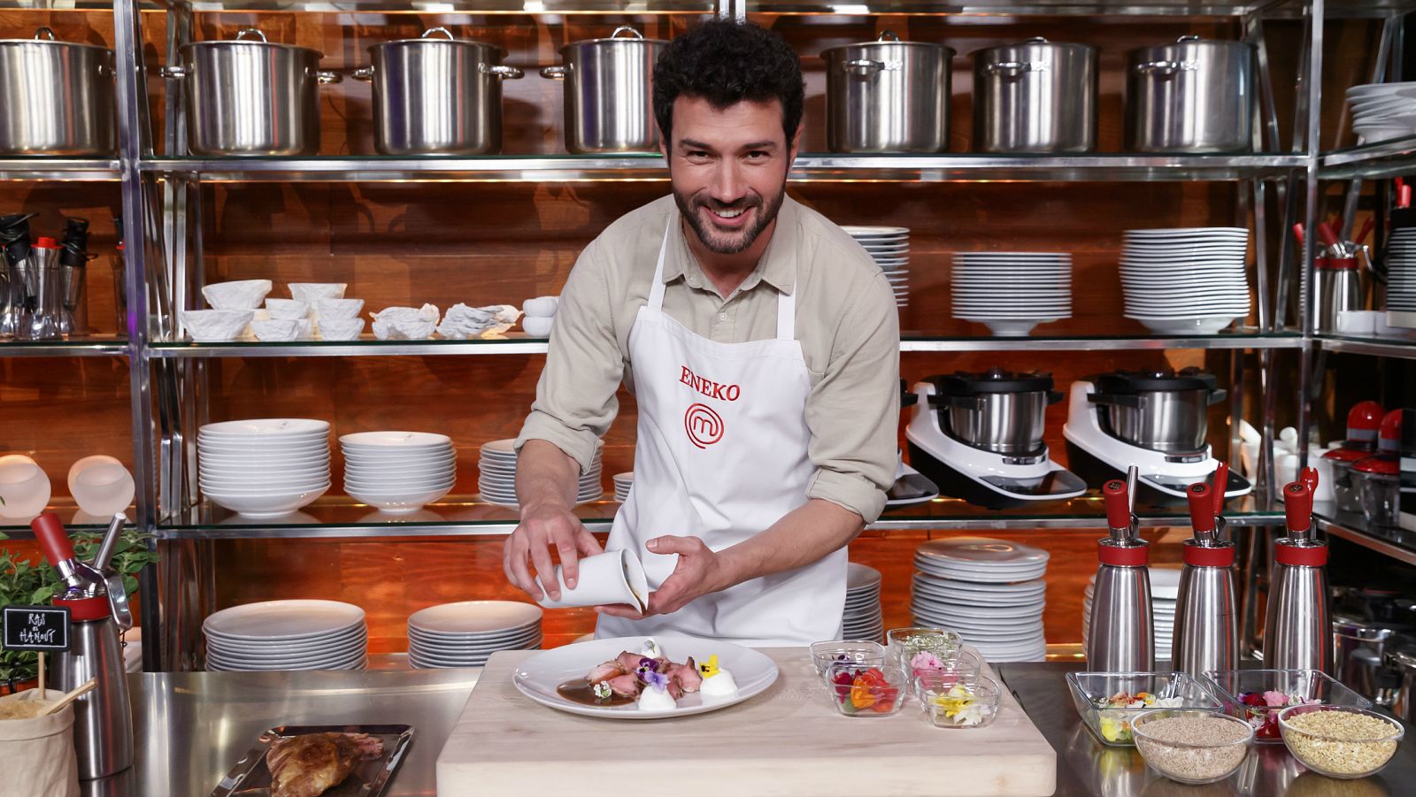 Eneko levanta pasiones en 'MasterChef': sus conquistas