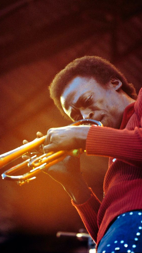 Miles Davis - Vida y música del músico | Audio y podcats