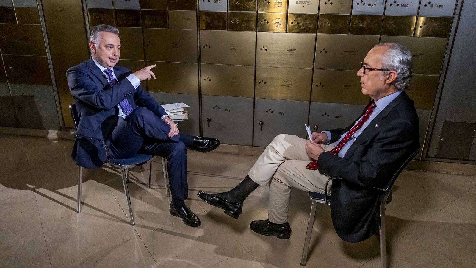 El poeta Luis Alberto Cuenca, en 'Plano General'