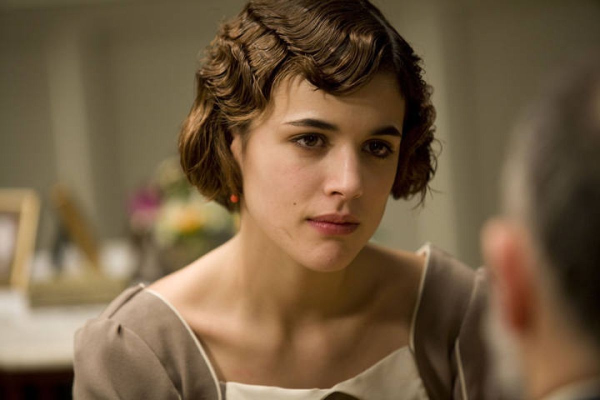 Molly Malcolm's Instagram, Twitter & Facebook on IDCrawl