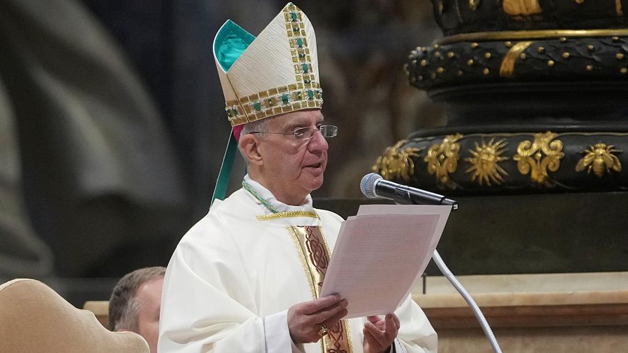 El papa Francisco permanece crítico y sufre una insuficiencia renal