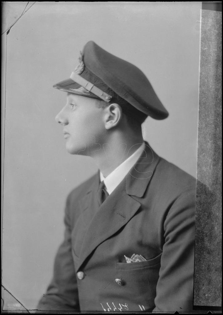 Colección Franzen TENIENTE DE LA ARMADA DE PERFIL