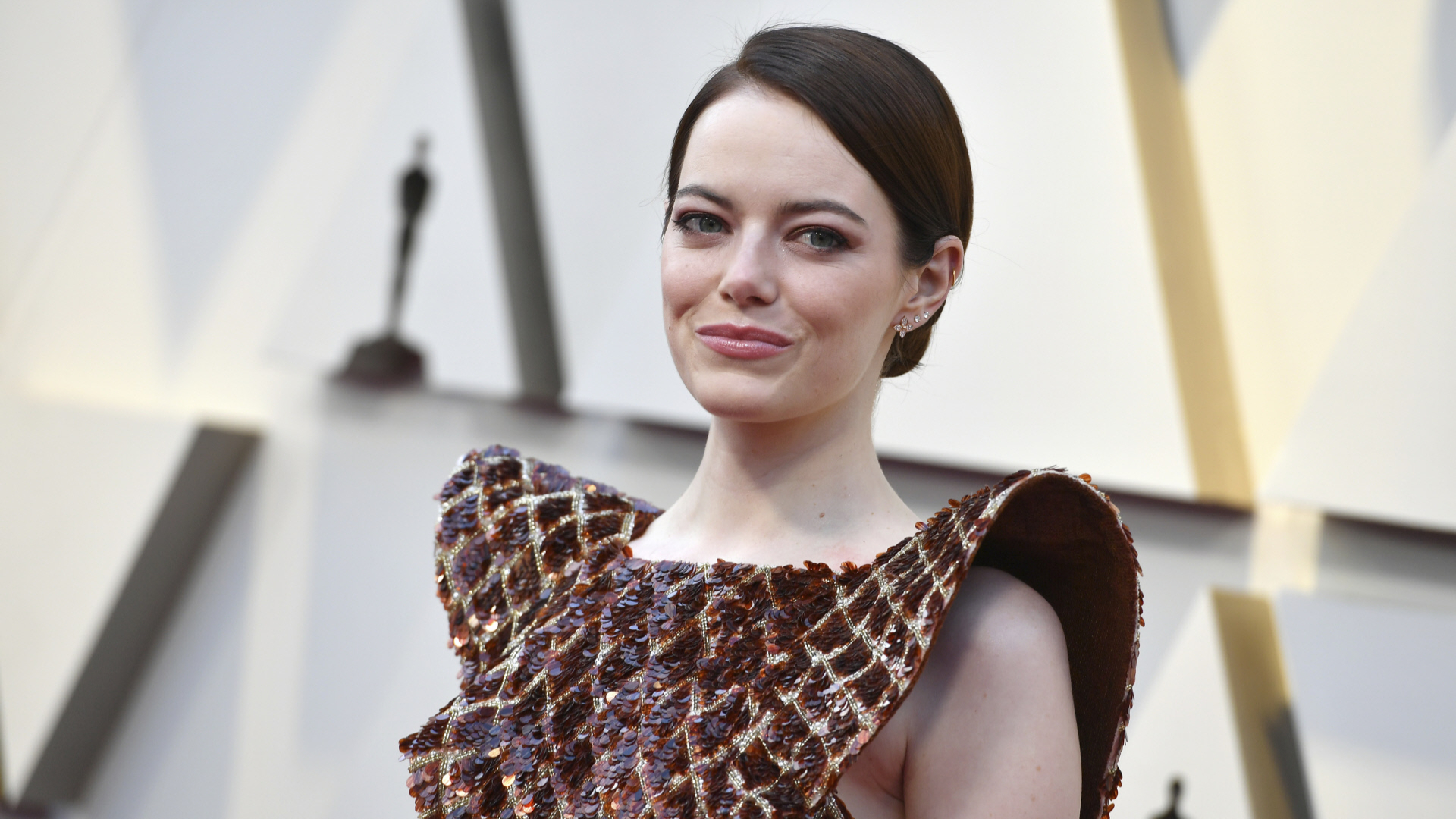 Emma Stone da a luz, en secreto, a su primer hijo